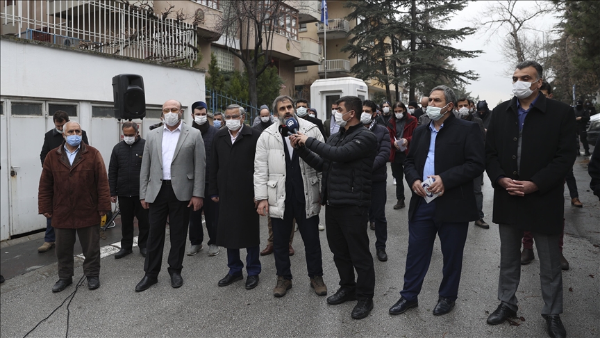 Protestë para ambasadës së Kosovës në Ankara, kundër hapjen e ambasadës ... Protestë para ambasadës së Kosovës në Ankara, kundër hapjen e ambasadës ...