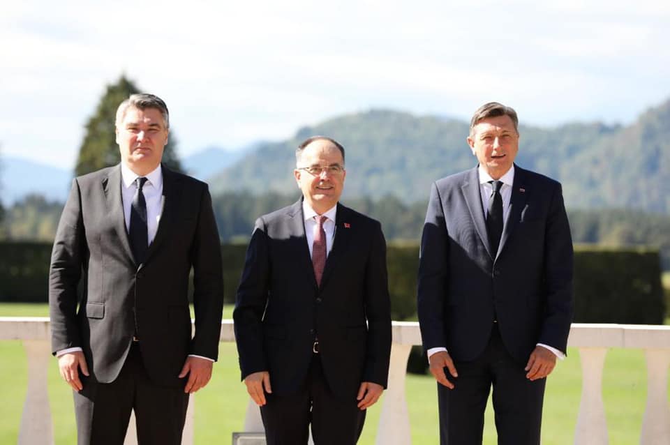 Presidenti Begaj: Mbështetje të plotë dialogut Kosovë-Serbi Presidenti Begaj: Mbështetje të plotë dialogut Kosovë-Serbi
