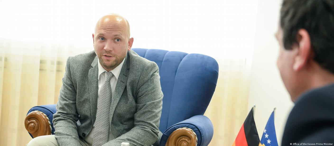 Sarrazin: Nuk do të lejojmë që marrëveshja e Ohrit të bie poshtë për ... Sarrazin: Nuk do të lejojmë që marrëveshja e Ohrit të bie poshtë për ...