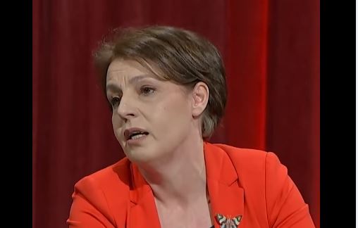 Donika Gërvalla zbulon bisedën e fundit që Jusuf Gërvalla kishte pasur ... Donika Gërvalla zbulon bisedën e fundit që Jusuf Gërvalla kishte pasur ...